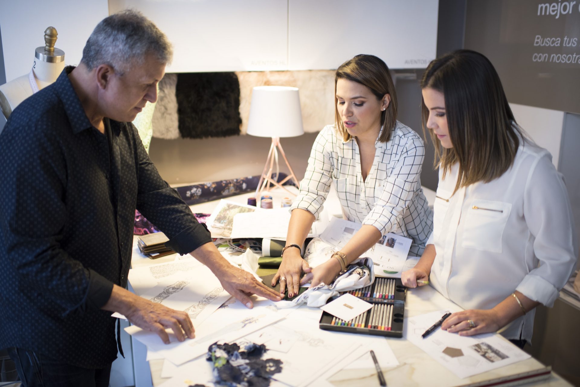 DECOSTUDIO y CARLOS VIGIL se unen para presentar la colección ESCENCIA ...